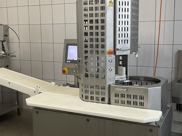 For sale: Multivac TVI GMS 500 Multifunctional Meat Portioning System